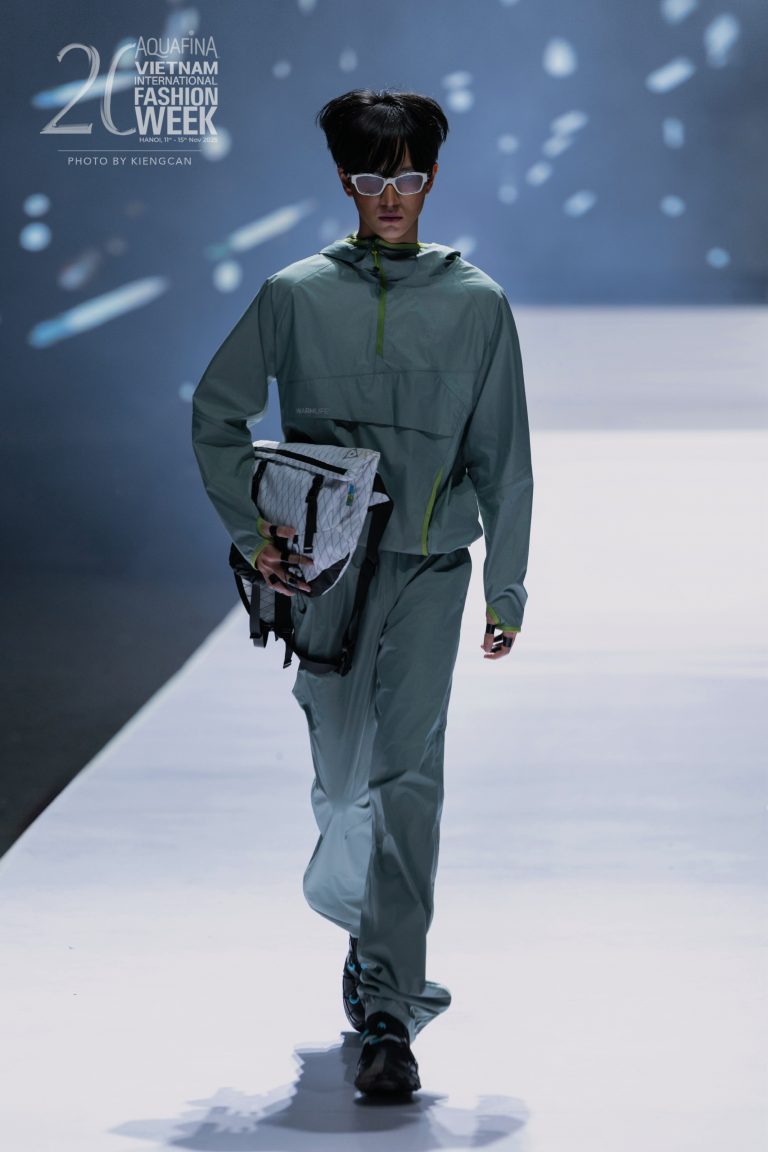 Model Trung Trần nổi bật qua bốn bộ sưu tập quốc tế tại AVIFW 2025 ...